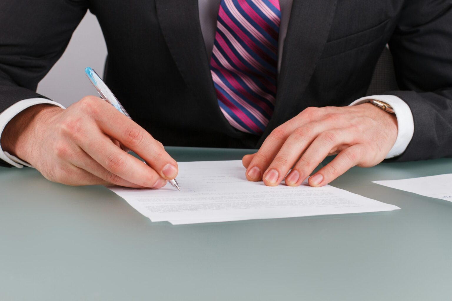 Legal Writing in Plain English: Optimizing Clarity in Legal Documents